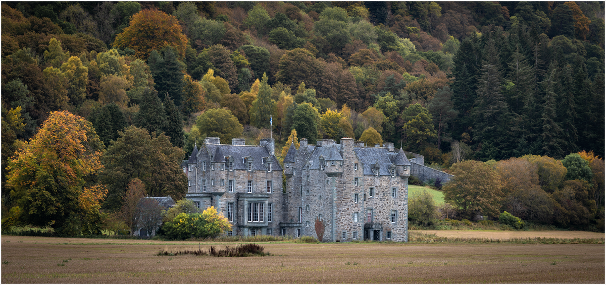 Castle Menzies, Perthshire, Scotland | Focal World