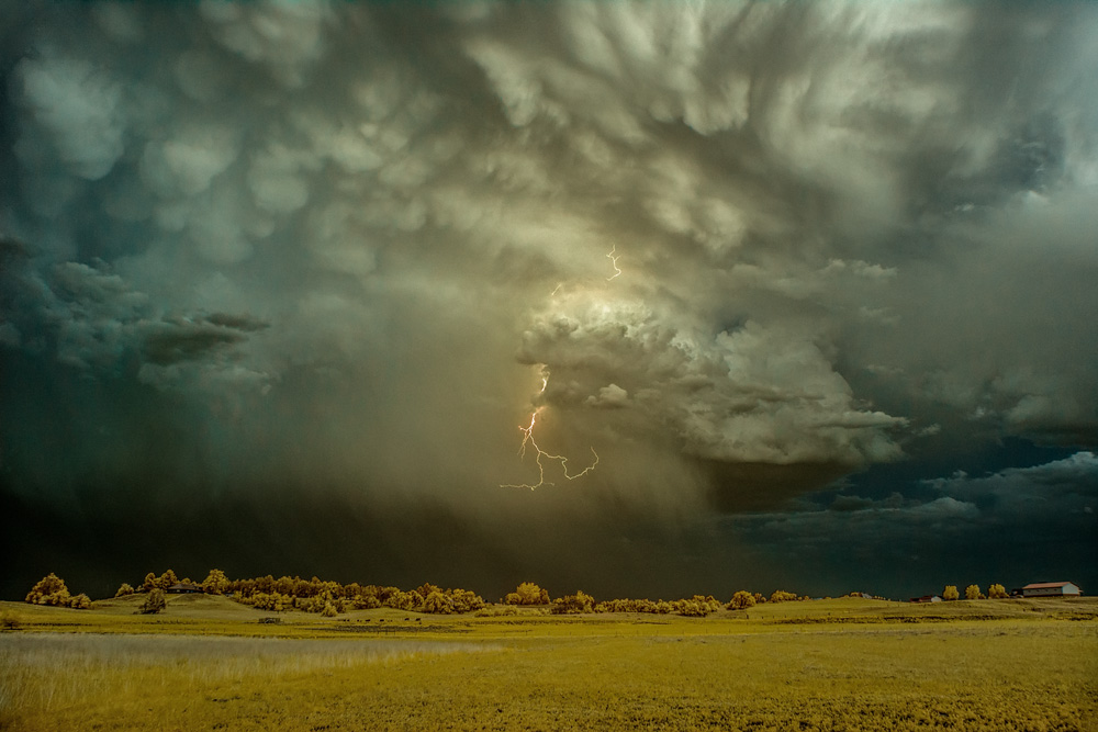 Lightning in Infrared | Focal World